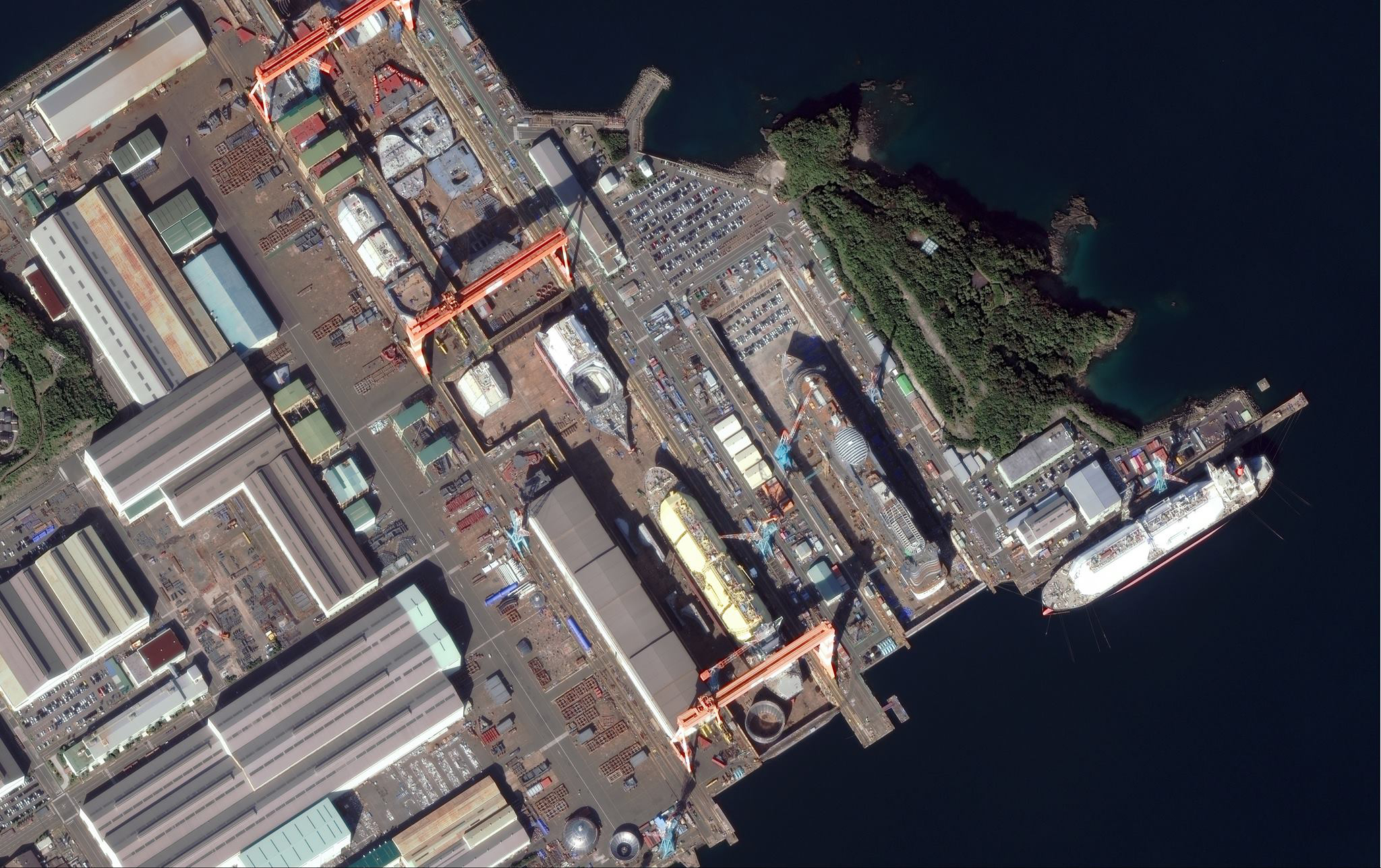 WorldView-3 Satellite Image Oasis 3 Cruise Ship | Satellite Imaging Corp